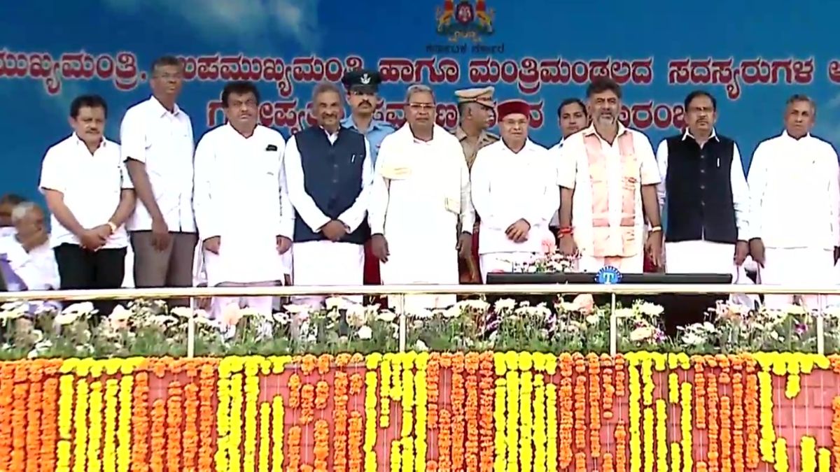 Siddaramaiah Sworn-In As Karnataka CM, DK Shivakumar As Dy CM; Priyank Kharge Among 8 MLAs Take ...